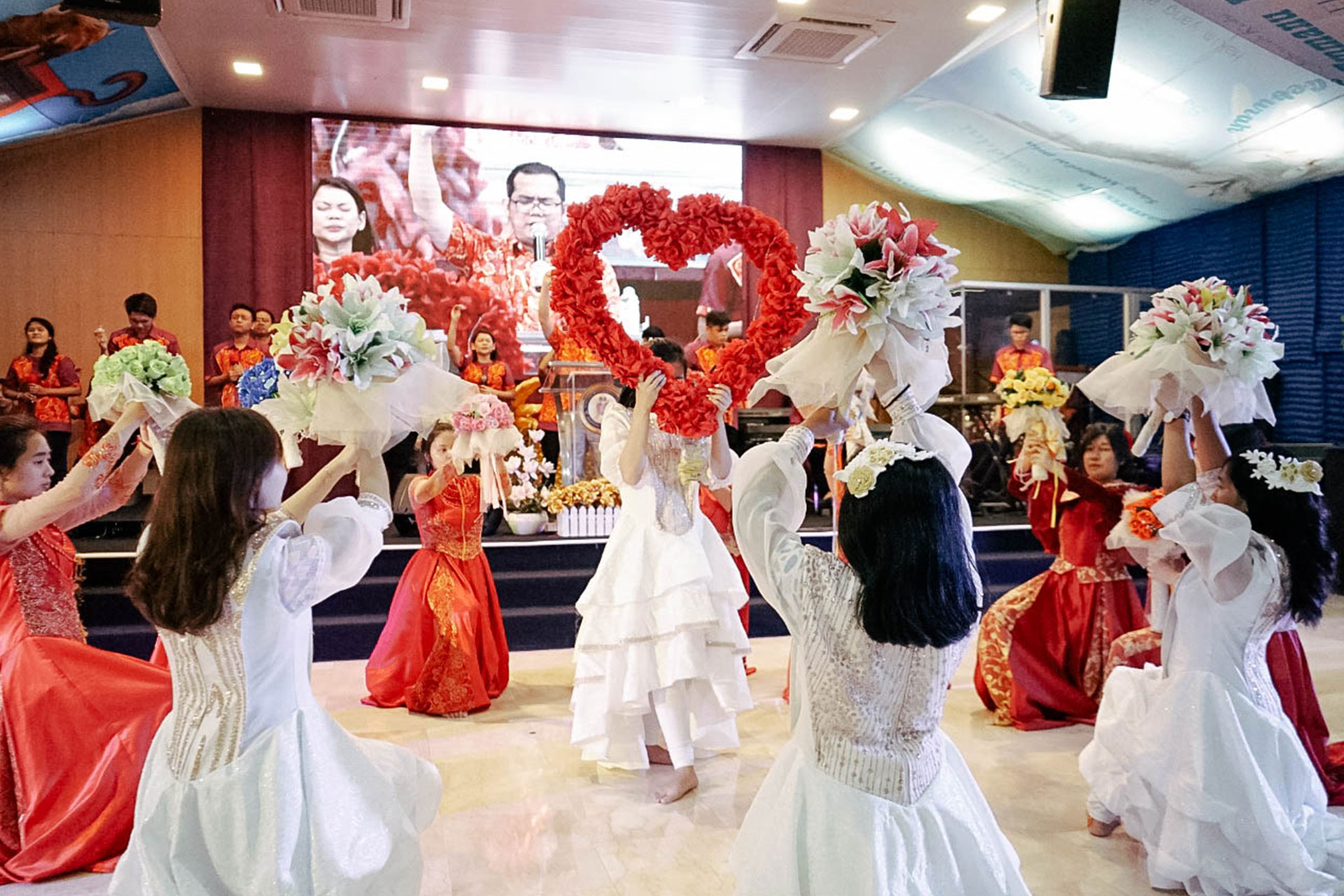 JKI Hananeel Cinta – He brought me to the banqueting house, His over me ...